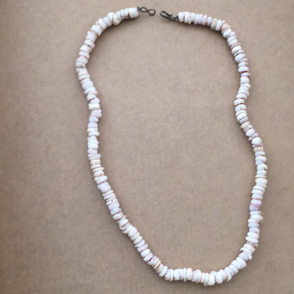 18 Inchesvintage Old Pooka Puka Shell Necklace - Gem